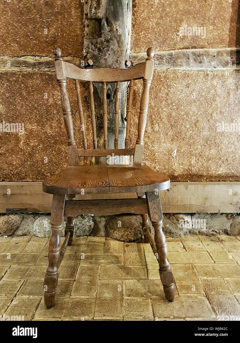 Old stone chair hi-res stock photography and images - Alamy
