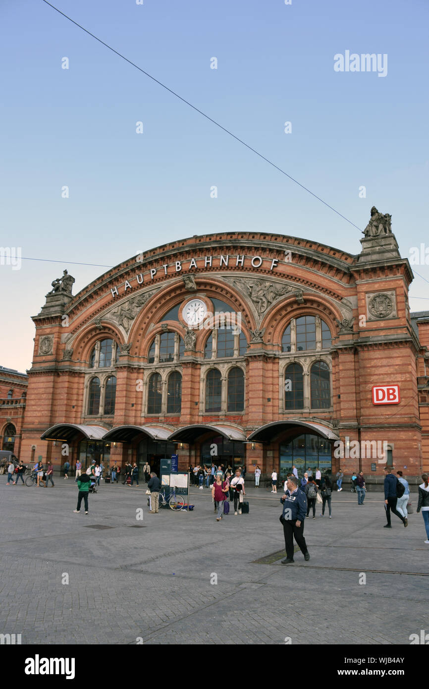 Bremen railway station hi-res stock photography and images - Alamy