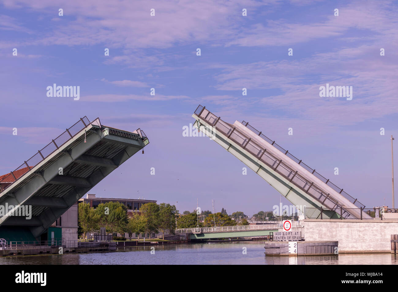 Manitowoc,WI,USA August 31, 2019 : lifting drawbridge over Manitowoc ...
