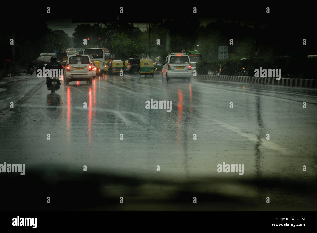 Reflected vehicle hi-res stock photography and images - Alamy