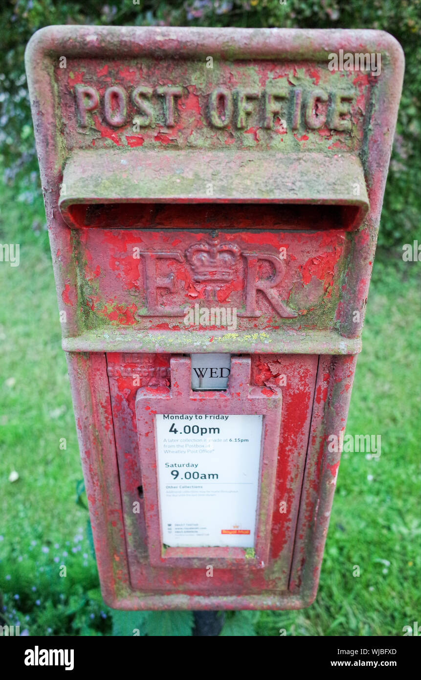 Old Fashioned Mailbox High Resolution Stock Photography and Images - Alamy
