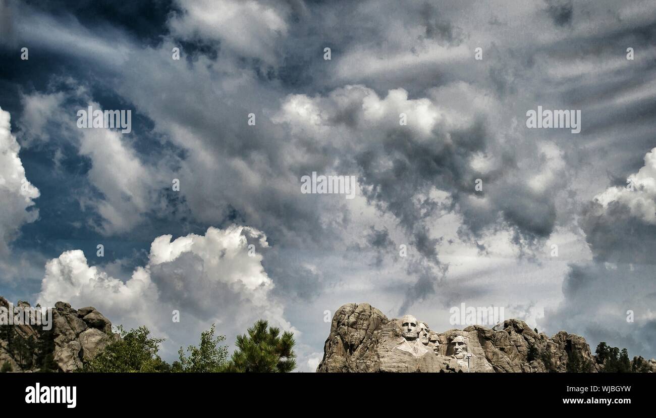 Mt rushmore dramatic hi-res stock photography and images - Alamy