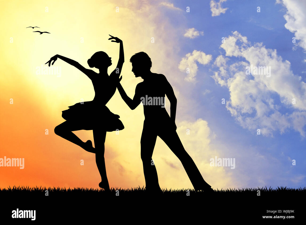 couple dancing at sunset Stock Photo - Alamy