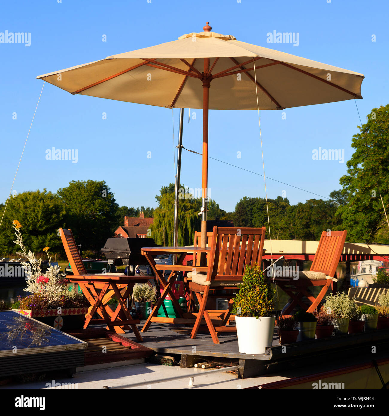 The captain's table hi-res stock photography and images - Alamy