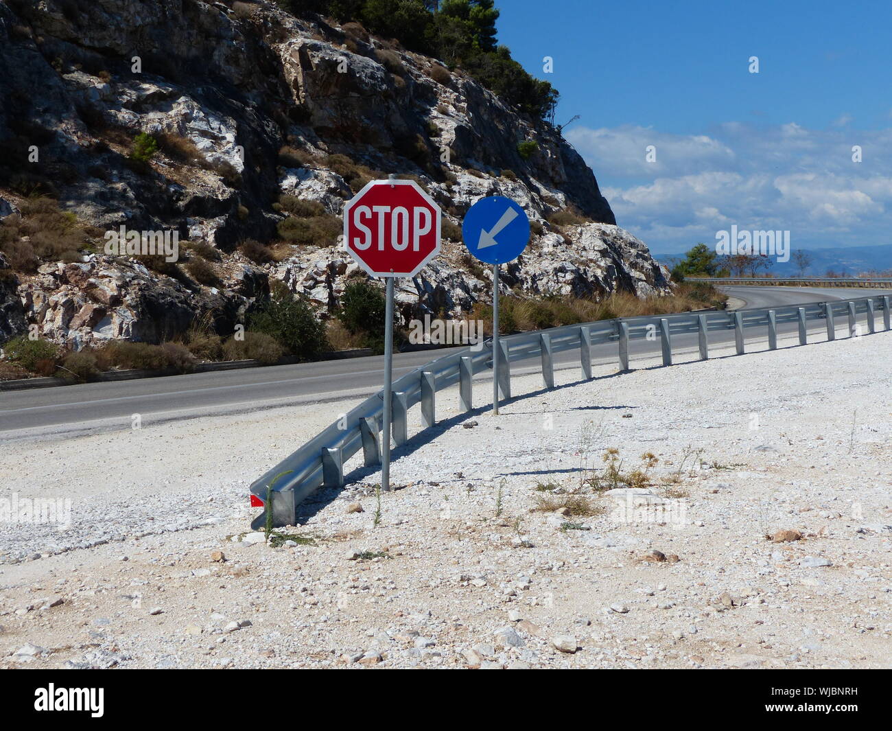 Mountain signs hi-res stock photography and images - Alamy
