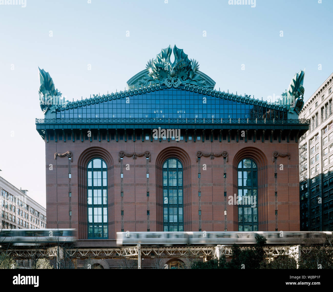 Chicago public transit train hi-res stock photography and images - Alamy