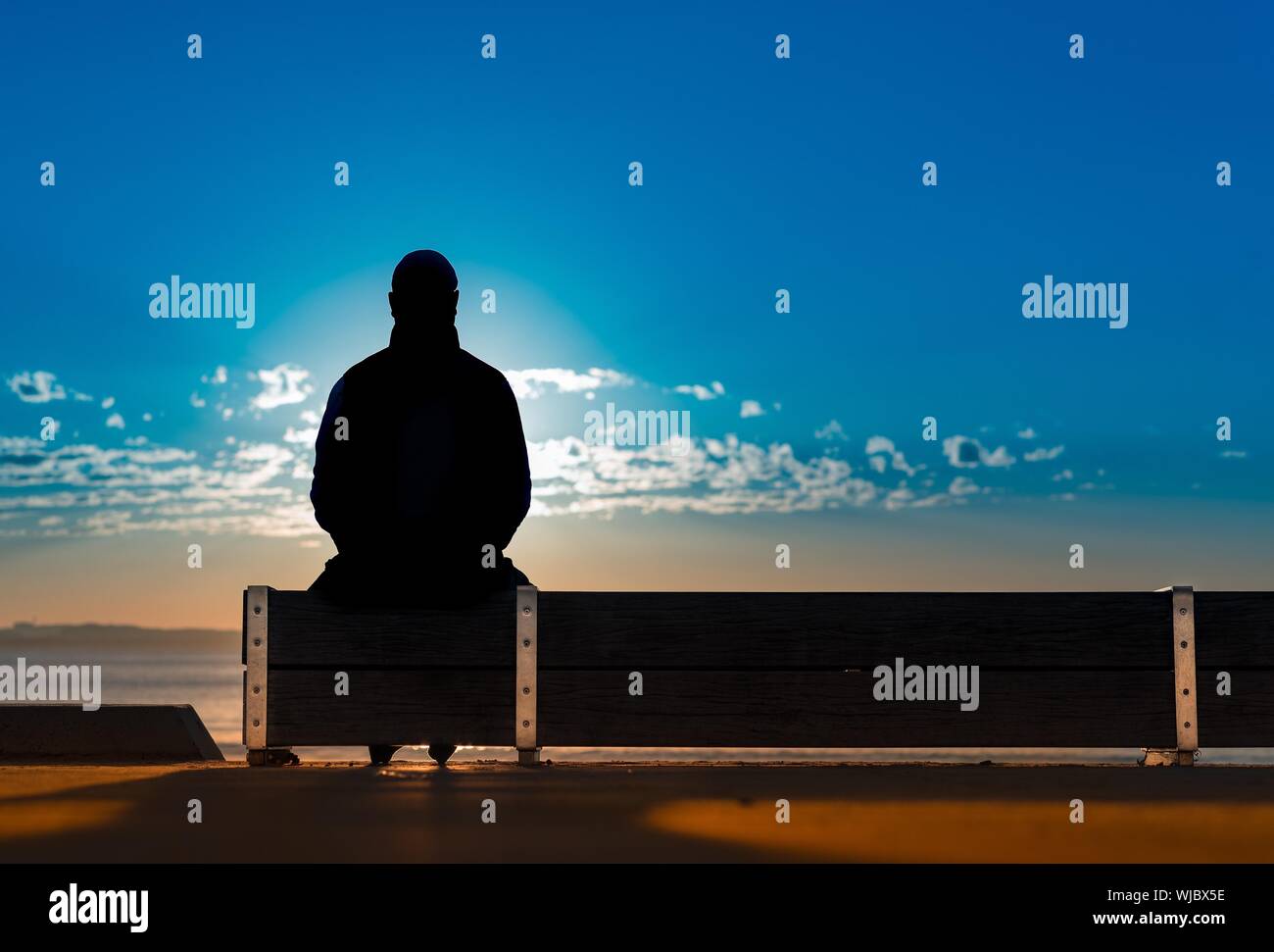 Bench on sunrise hi-res stock photography and images - Alamy