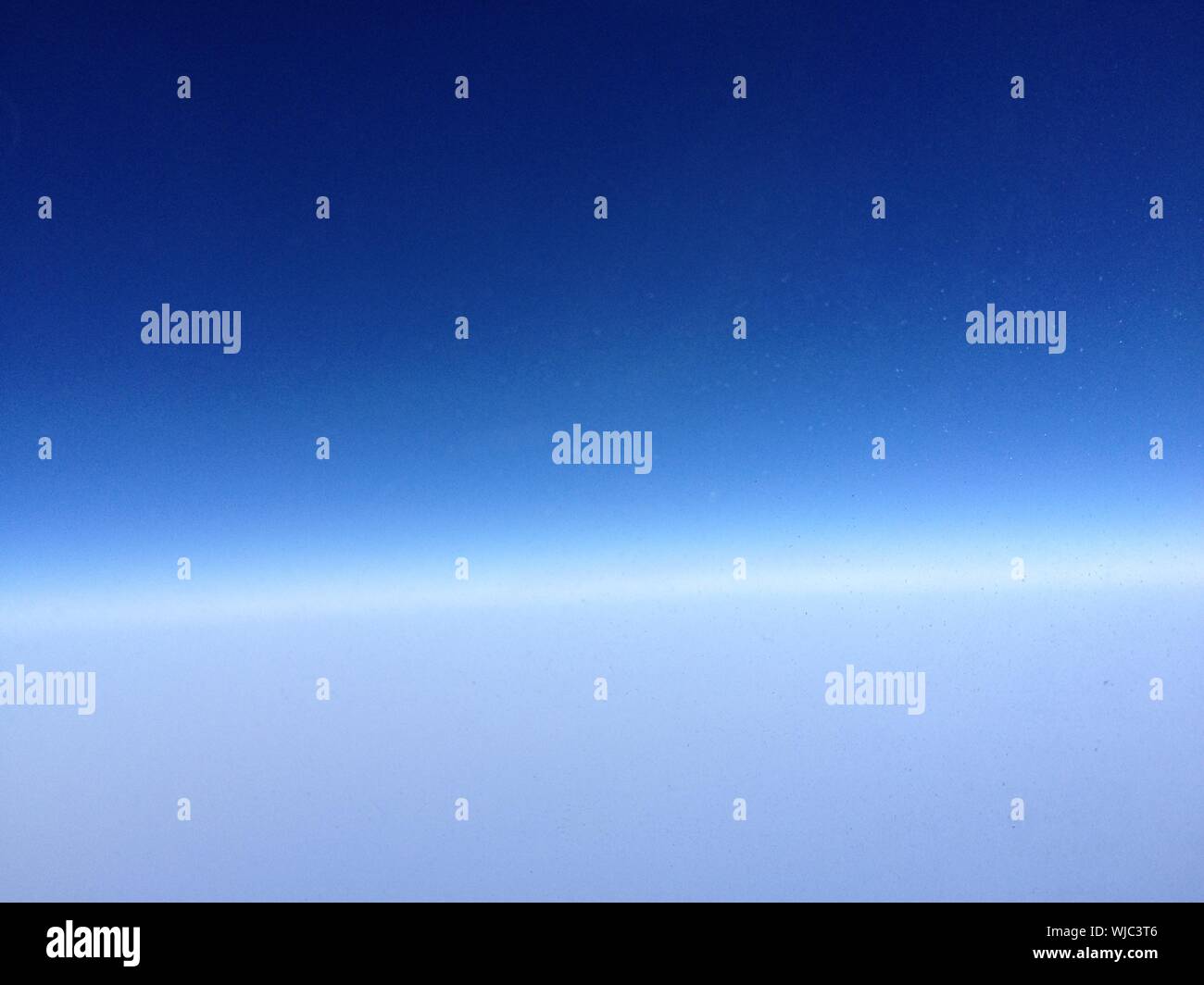 Clear sky horizon hi-res stock photography and images - Alamy