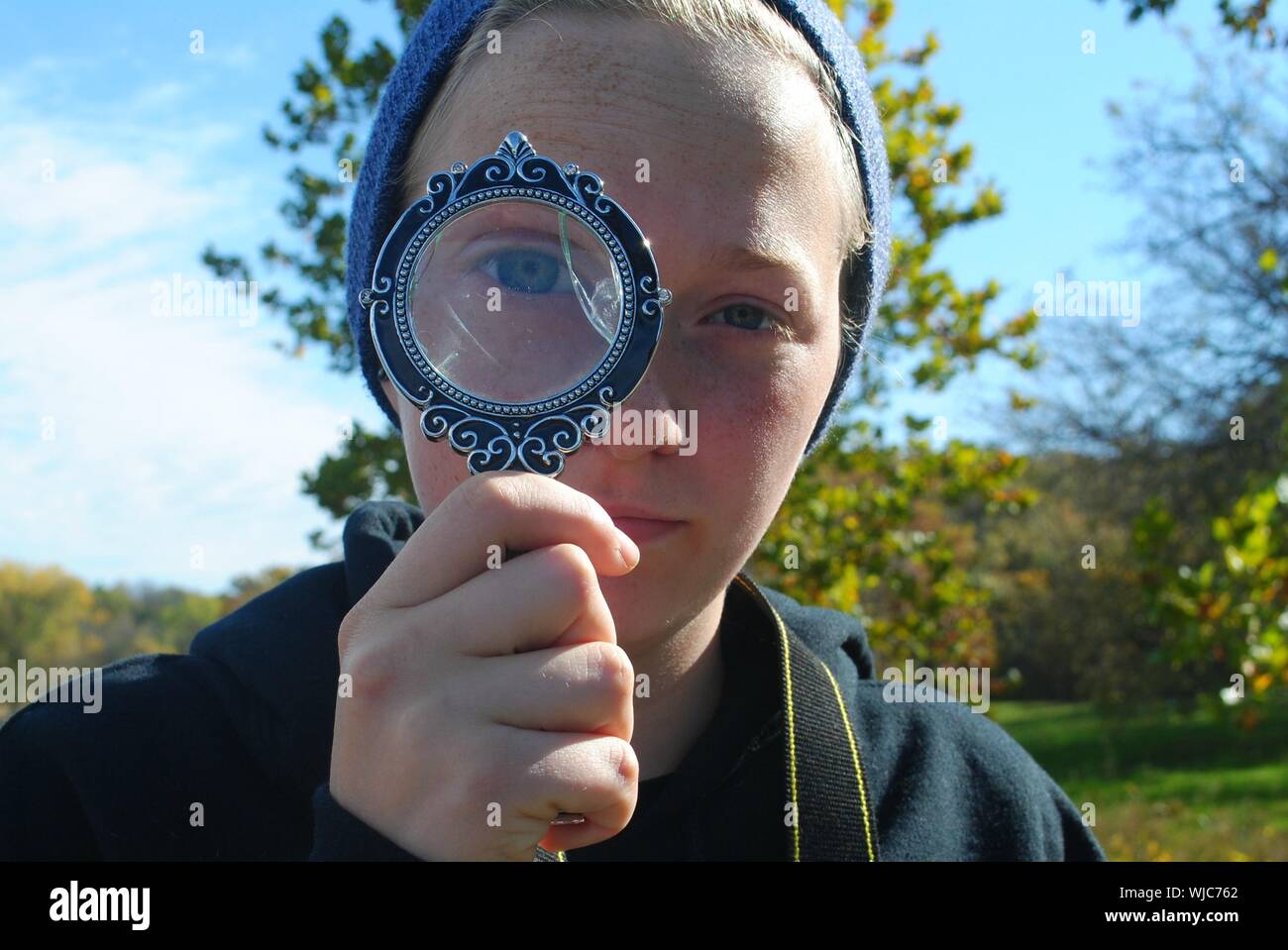 Child broken glass hi-res stock photography and images - Alamy