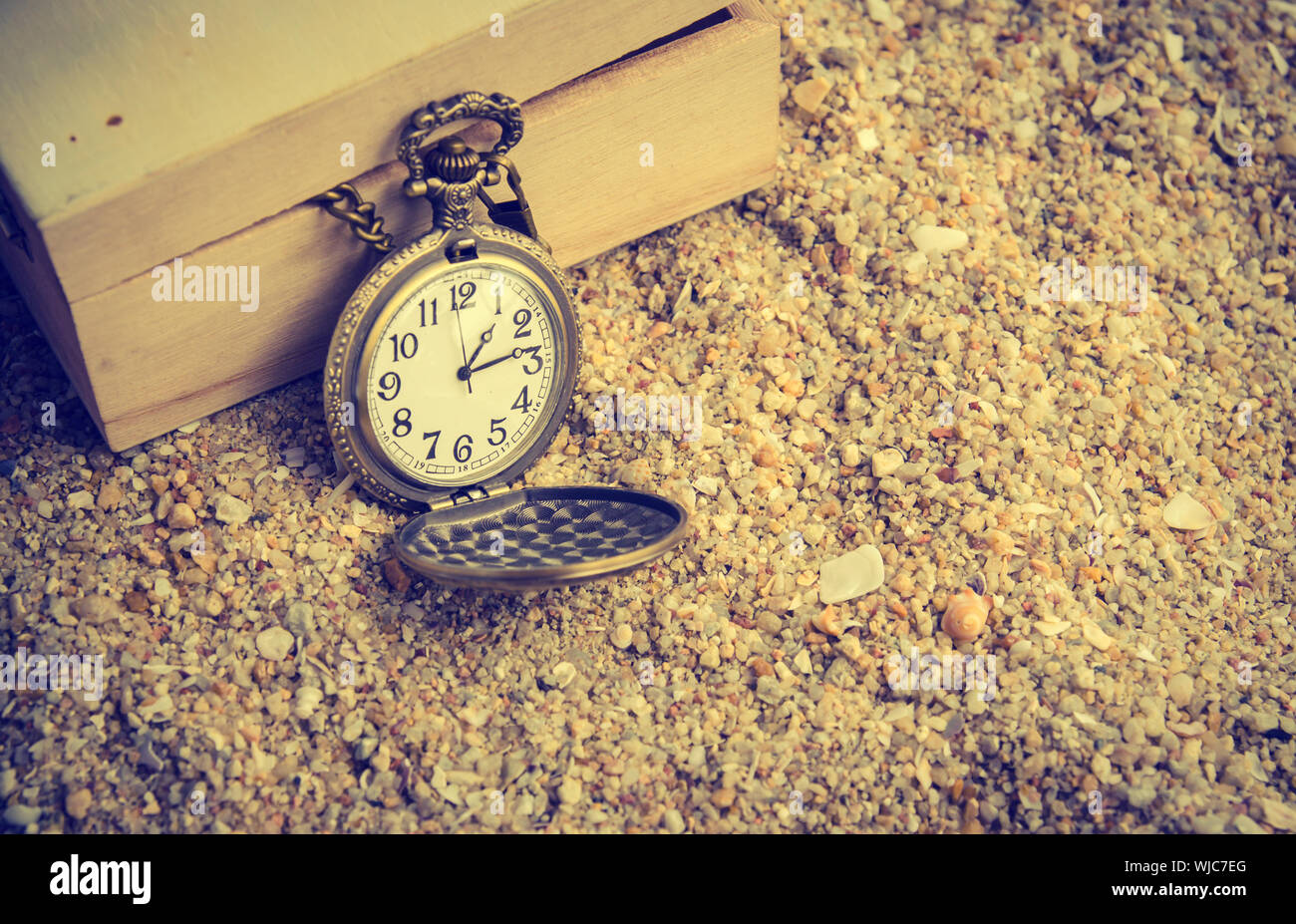 Pocket watch sand hi-res stock photography and images - Alamy