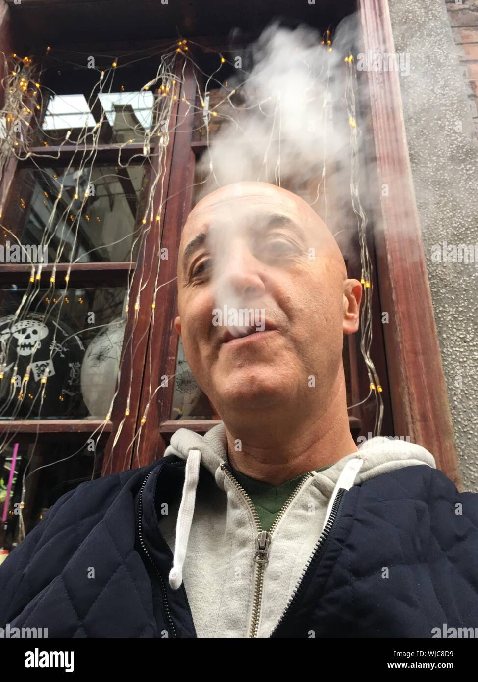 Smoke window hi-res stock photography and images - Alamy