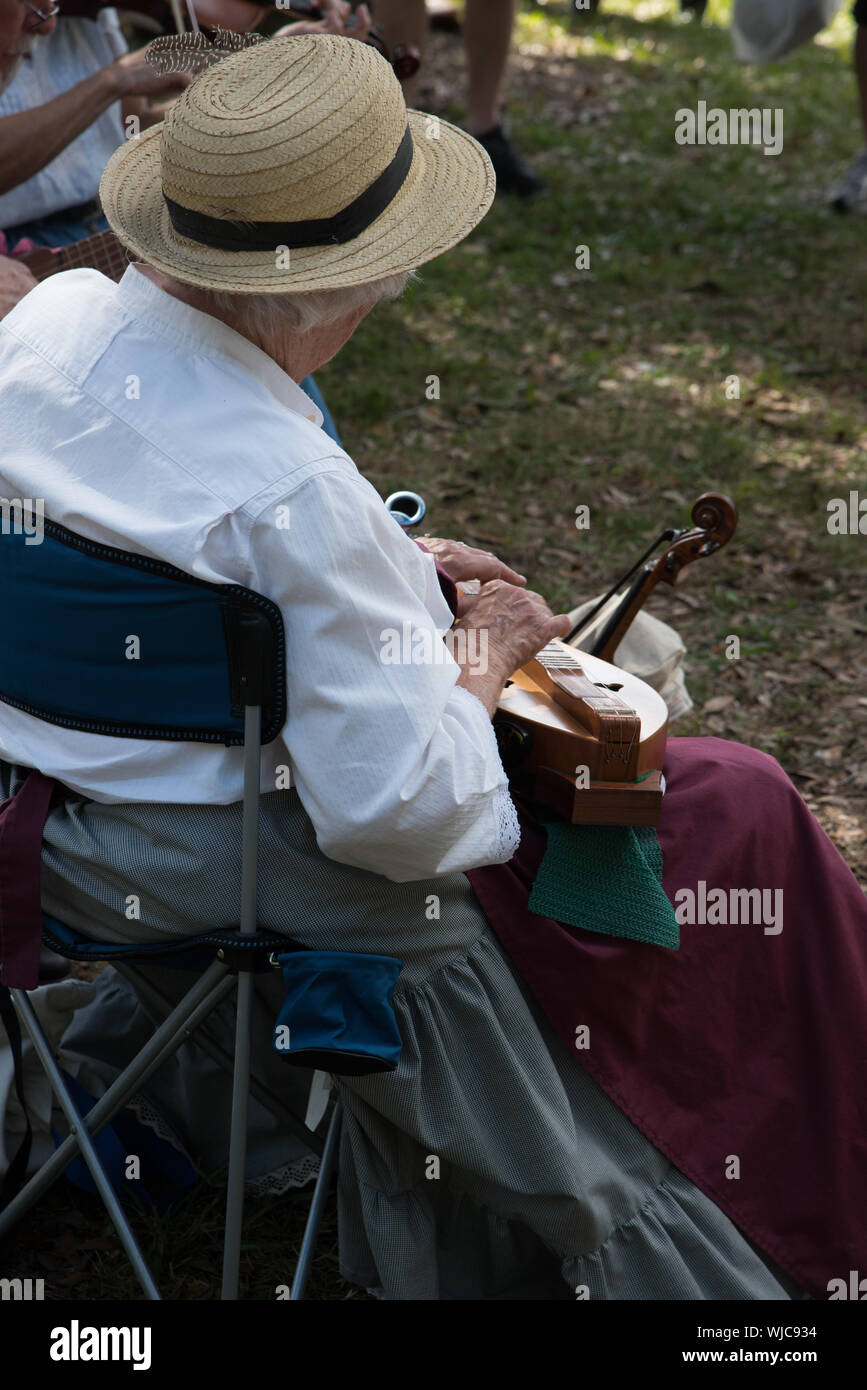 The musical chair hi-res stock photography and images - Alamy
