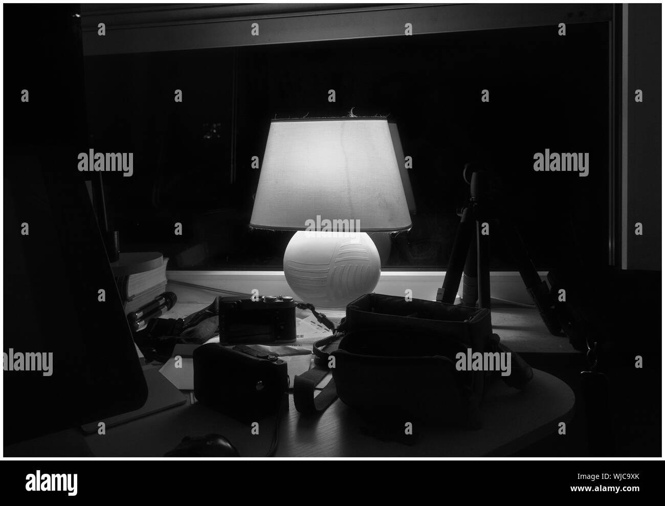 Desk desk lamp hi-res stock photography and images - Alamy