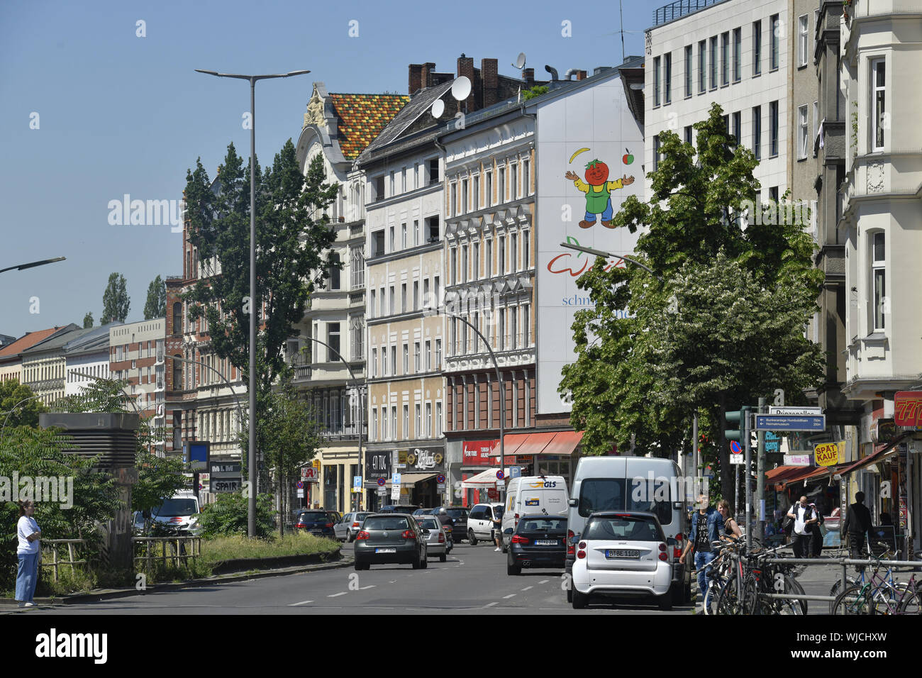 Everyday life, everyday scene, old building, old building facade, old ...