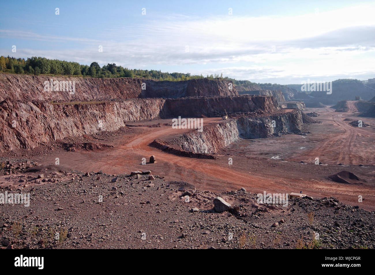 Empty pit hi-res stock photography and images - Alamy