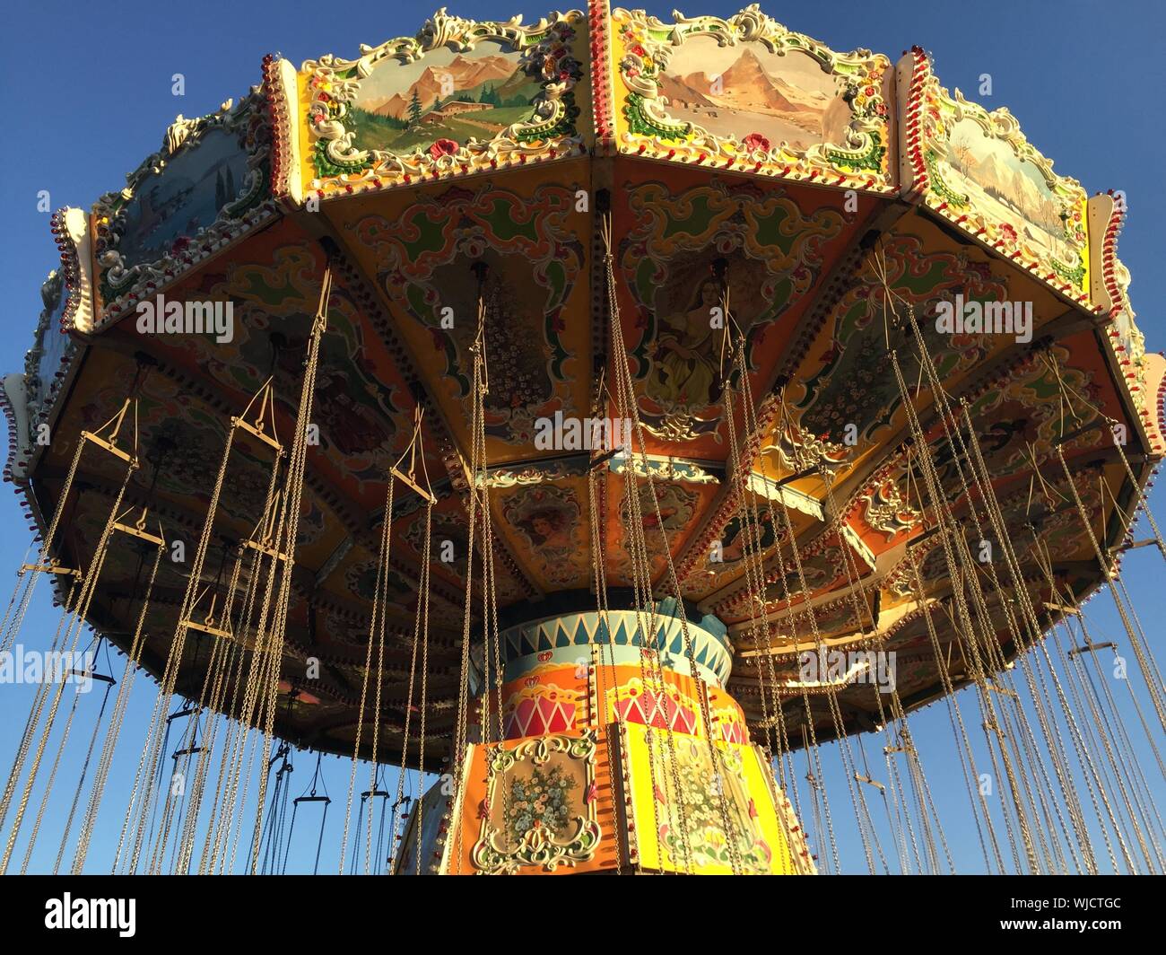 Chain carousel hi-res stock photography and images - Alamy