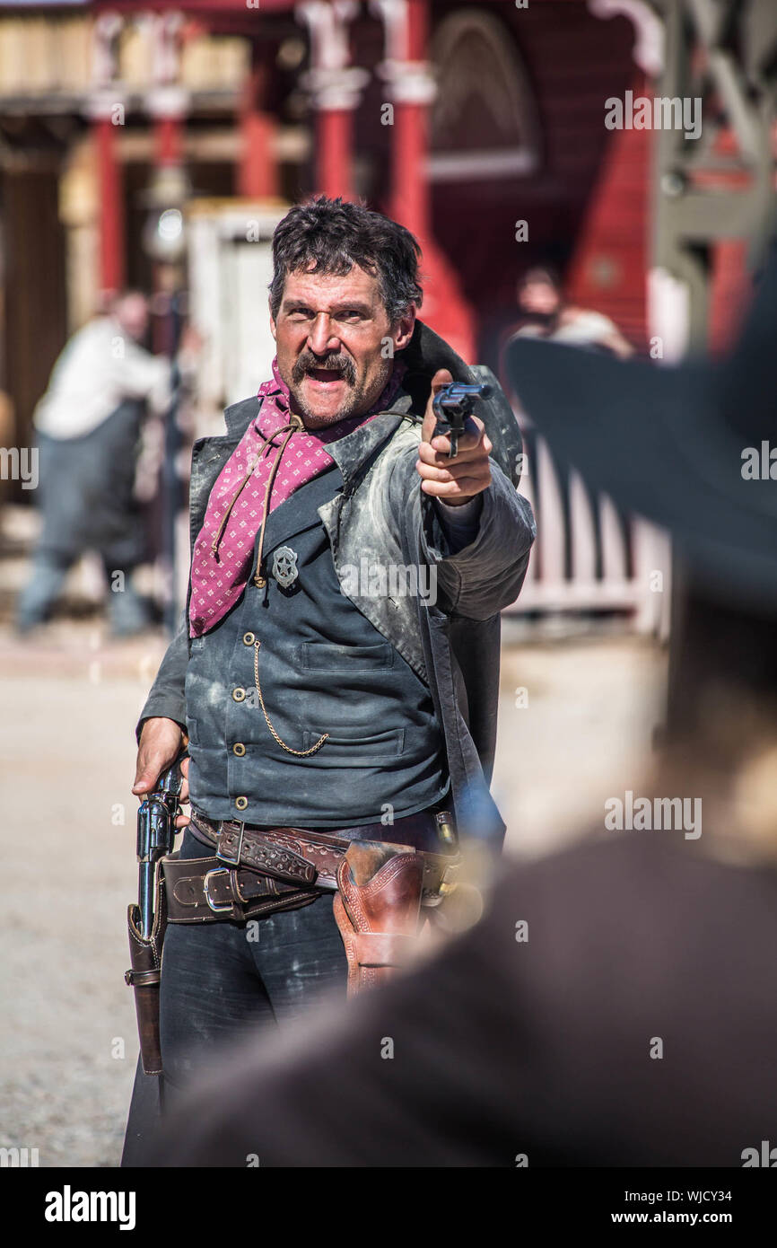 Cowboy sheriff standoff hi-res stock photography and images - Alamy
