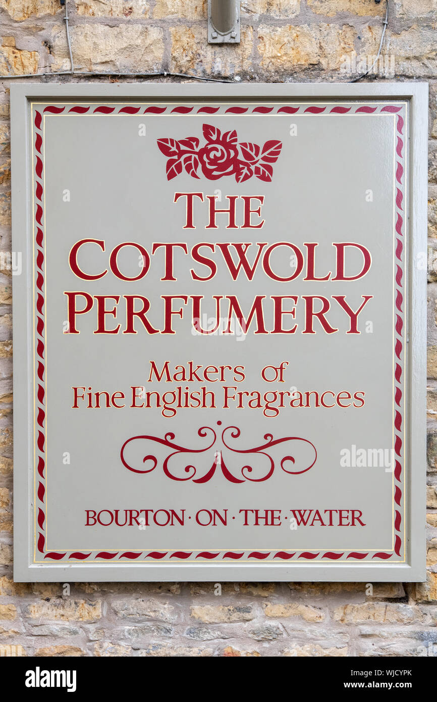 Makers of fine english fragrances hi-res stock photography and images ...
