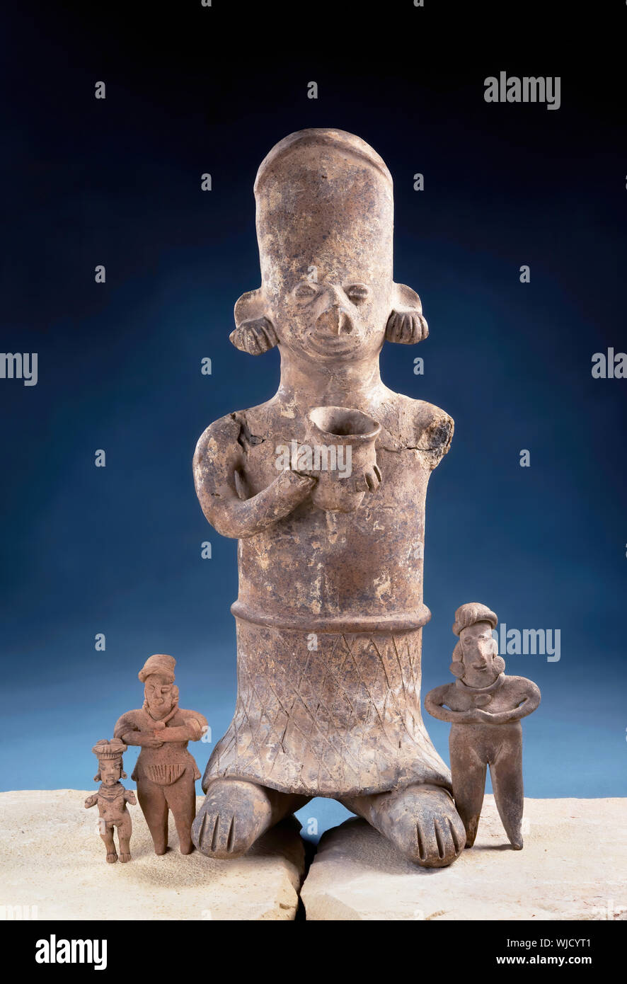 Pre columbian mesoamerica artefact hi-res stock photography and images ...