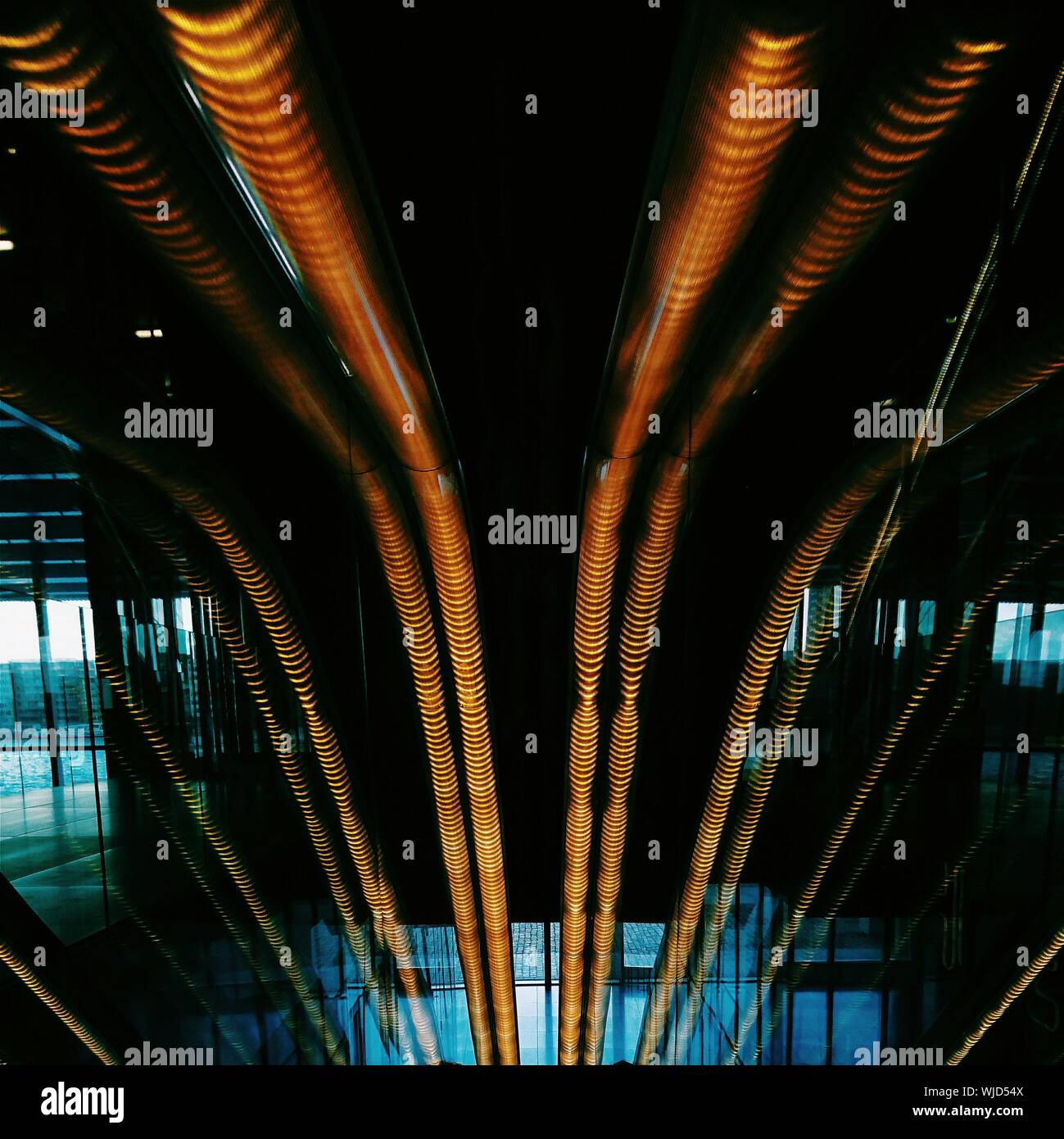 Reflection glass hi-res stock photography and images - Alamy
