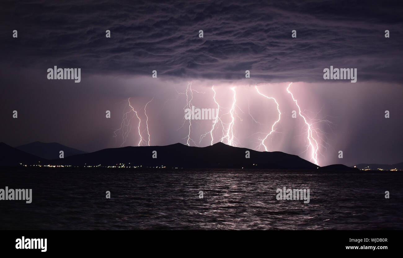 Thunderstorm lightning storm hi-res stock photography and images - Alamy