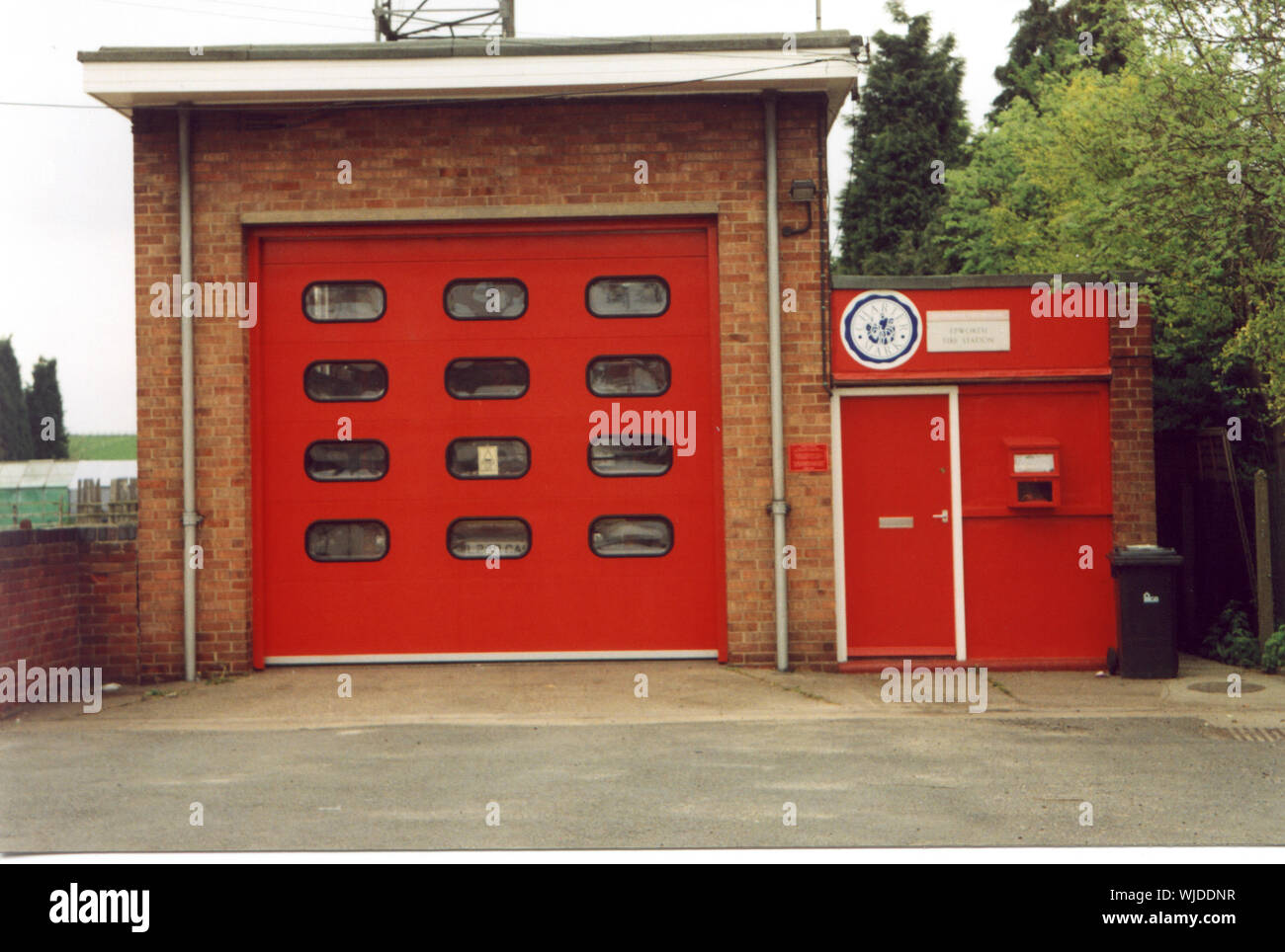 Radio on standby hi-res stock photography and images - Alamy