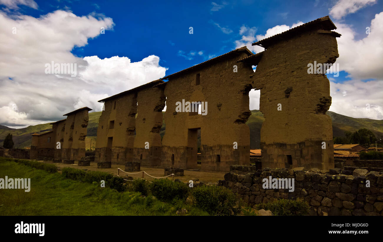 Inca ruins temple wiracocha raqchi hi-res stock photography and images ...