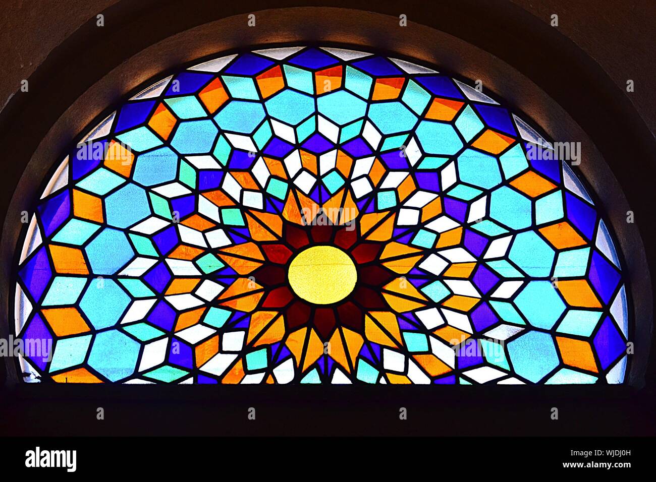 Stained glass window circle hi-res stock photography and images - Alamy