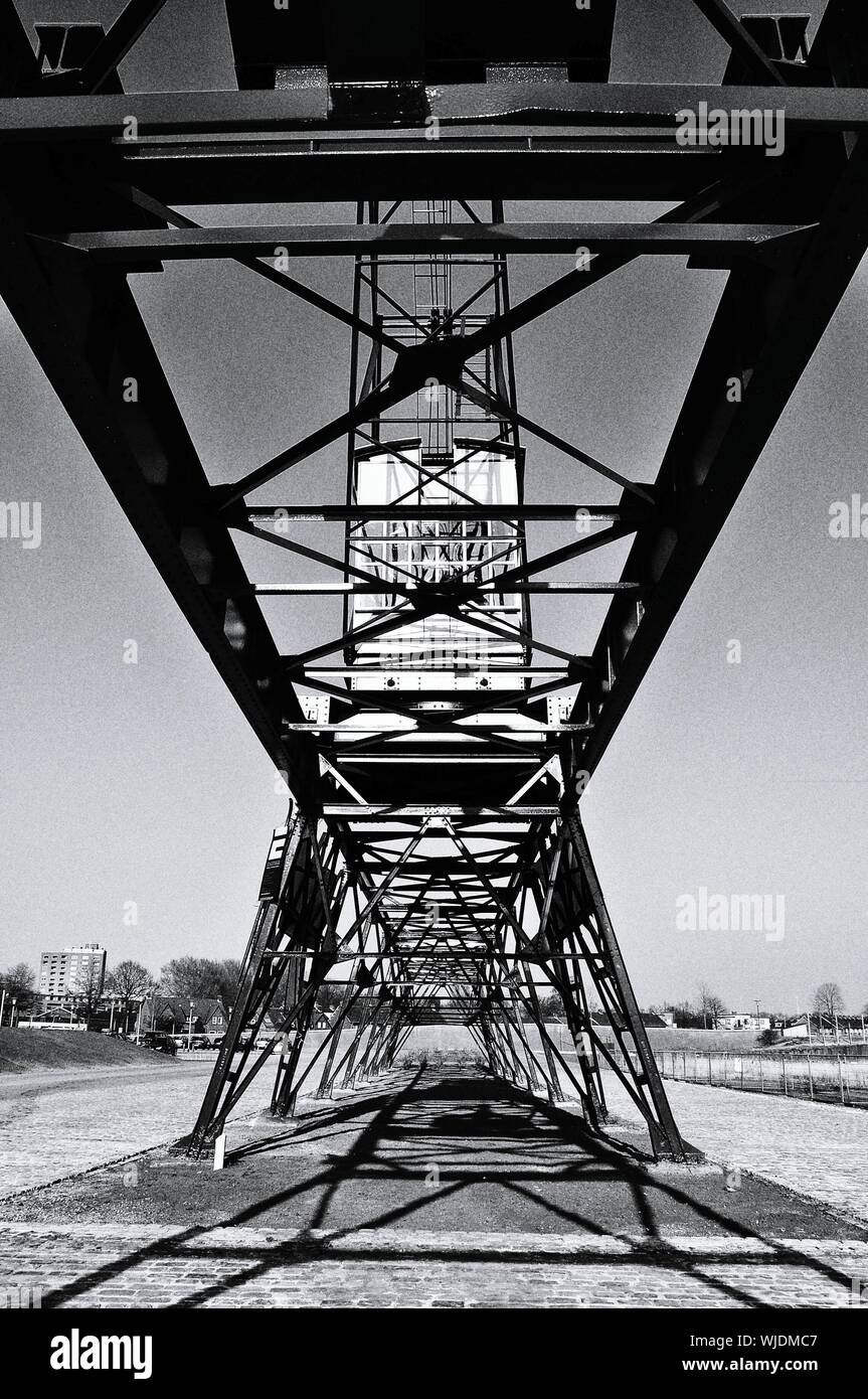 Shadow of crane hi-res stock photography and images - Alamy