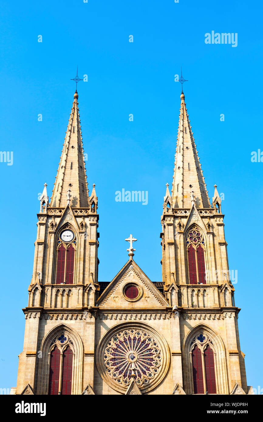 Guangzhou sacred heart cathedral hi-res stock photography and images ...