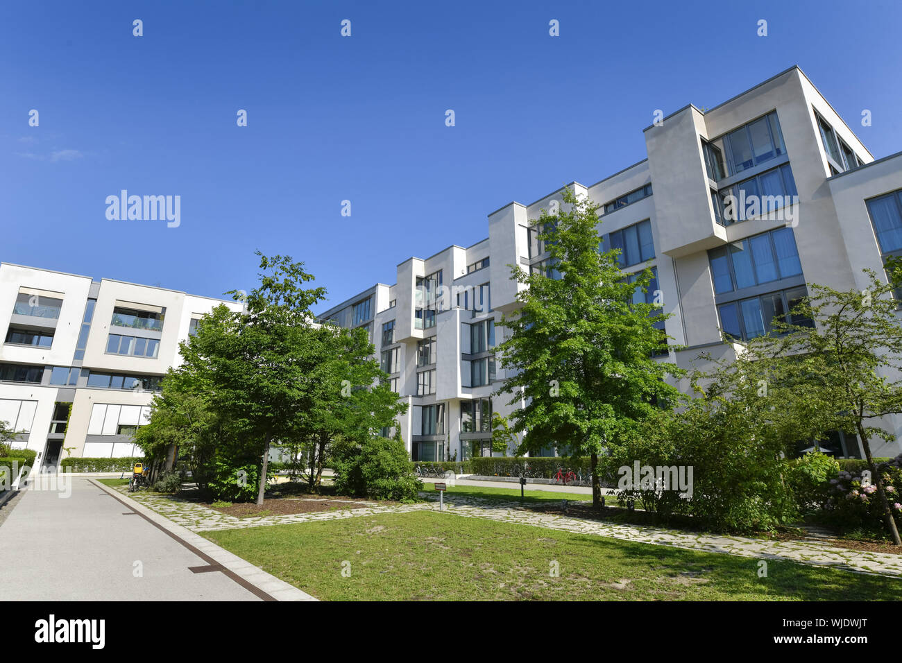 Flat facade hi-res stock photography and images - Alamy