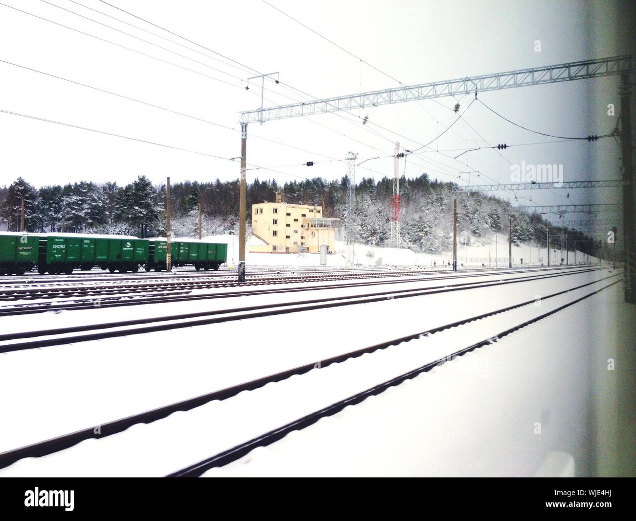 Railway tracks snow hi-res stock photography and images - Alamy