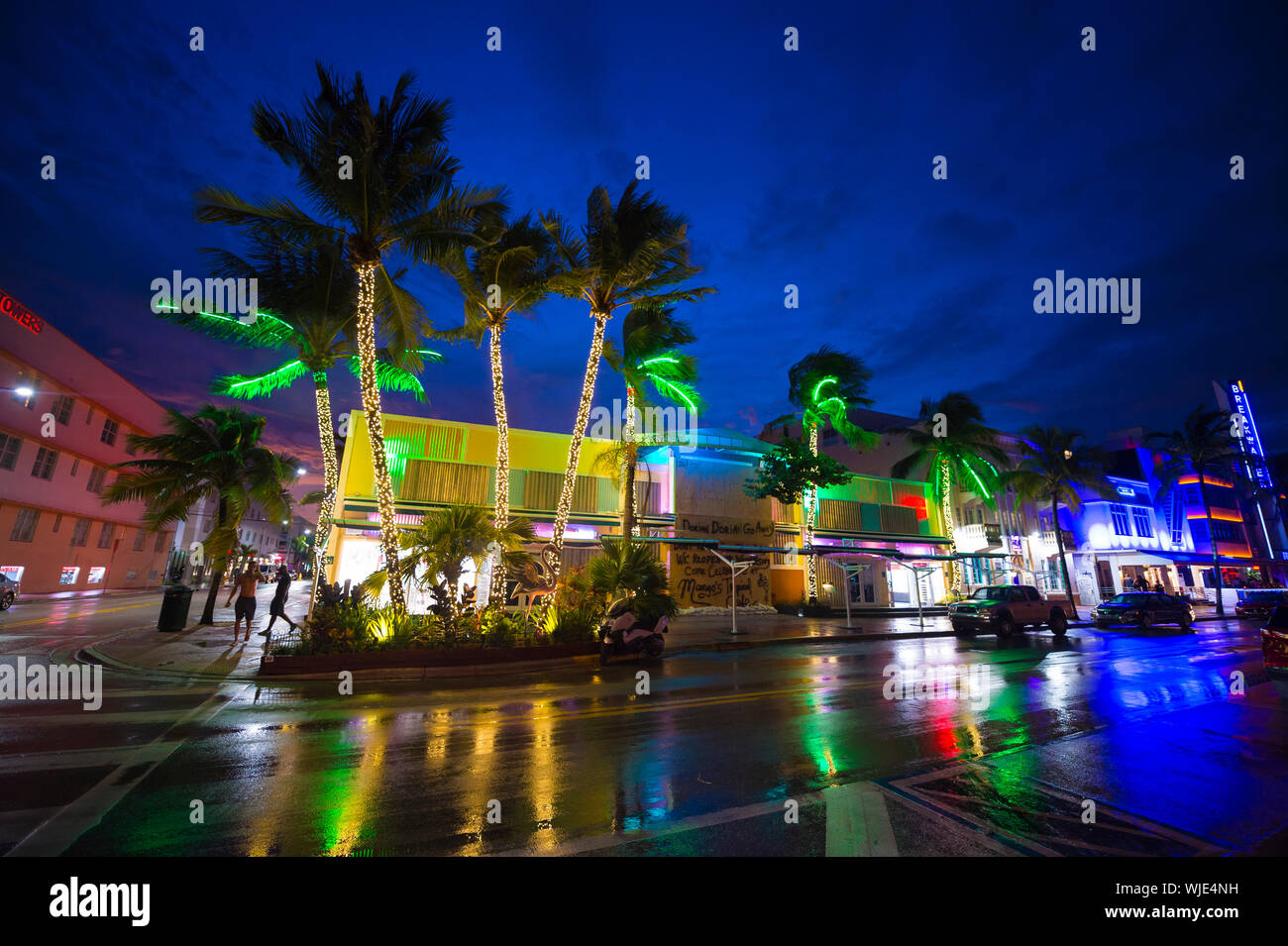 Dorian architecture hi-res stock photography and images - Alamy