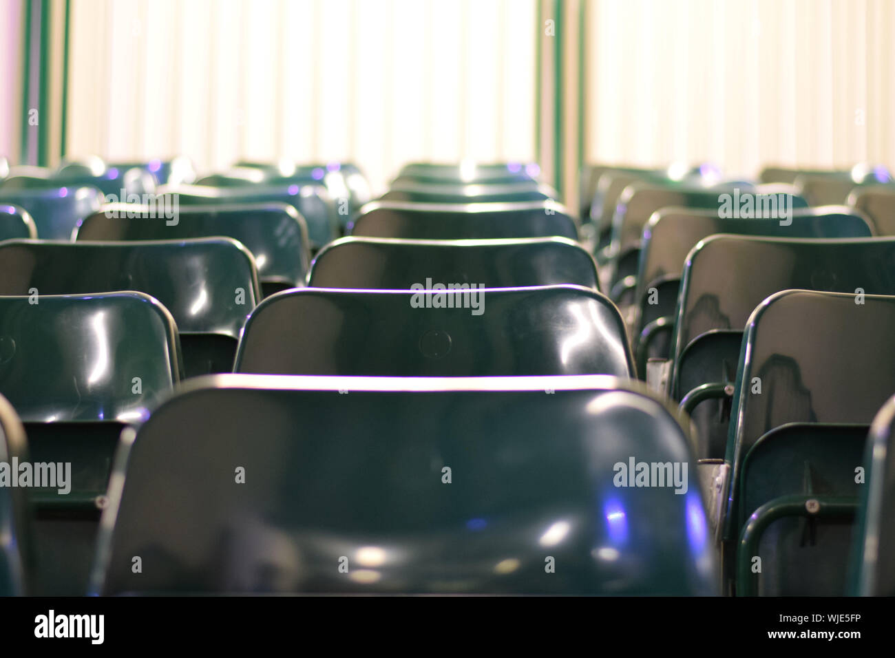 Empty seat in classroom hi-res stock photography and images - Alamy