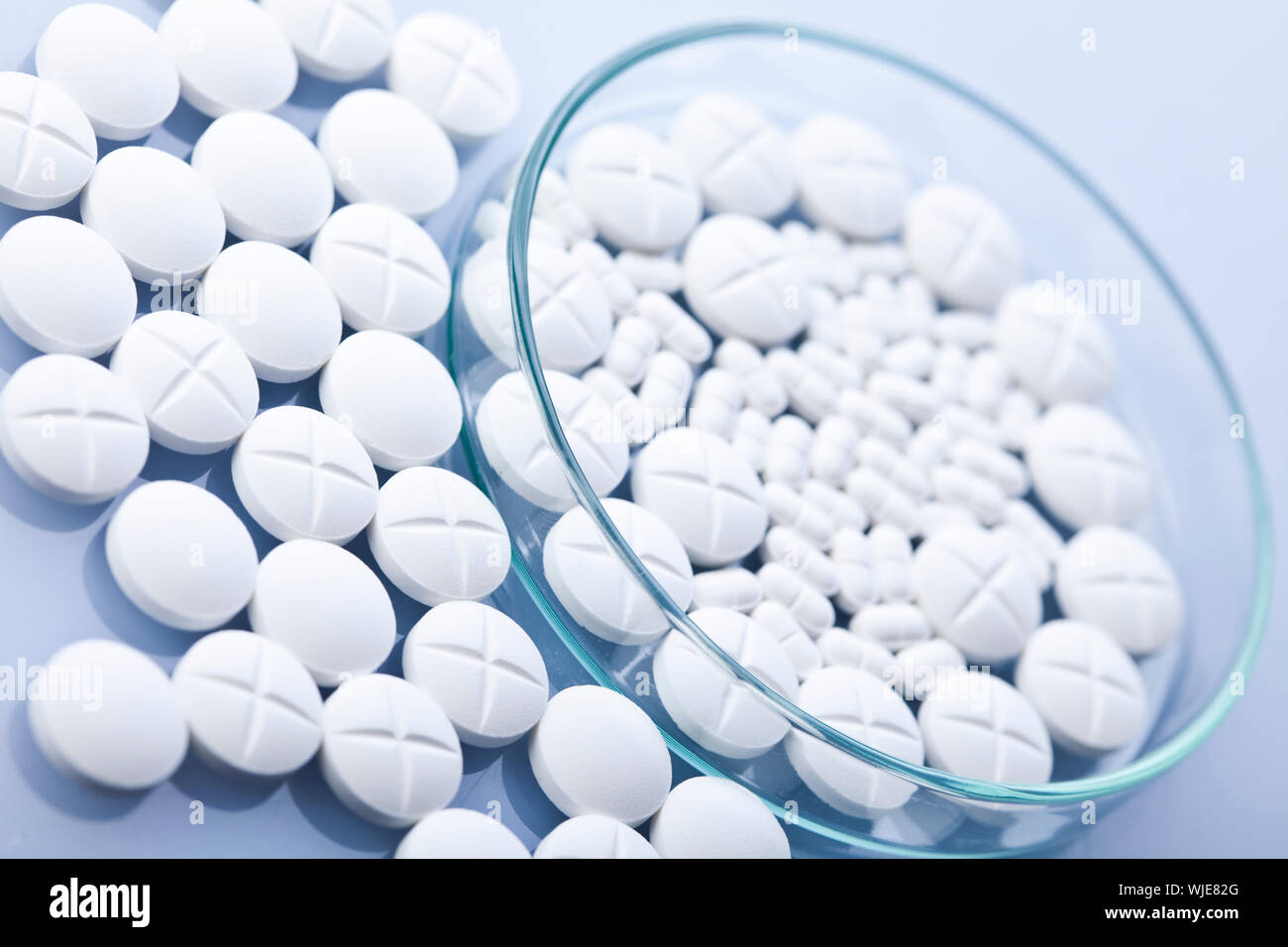 Pills High Resolution Stock Photography and Images - Alamy