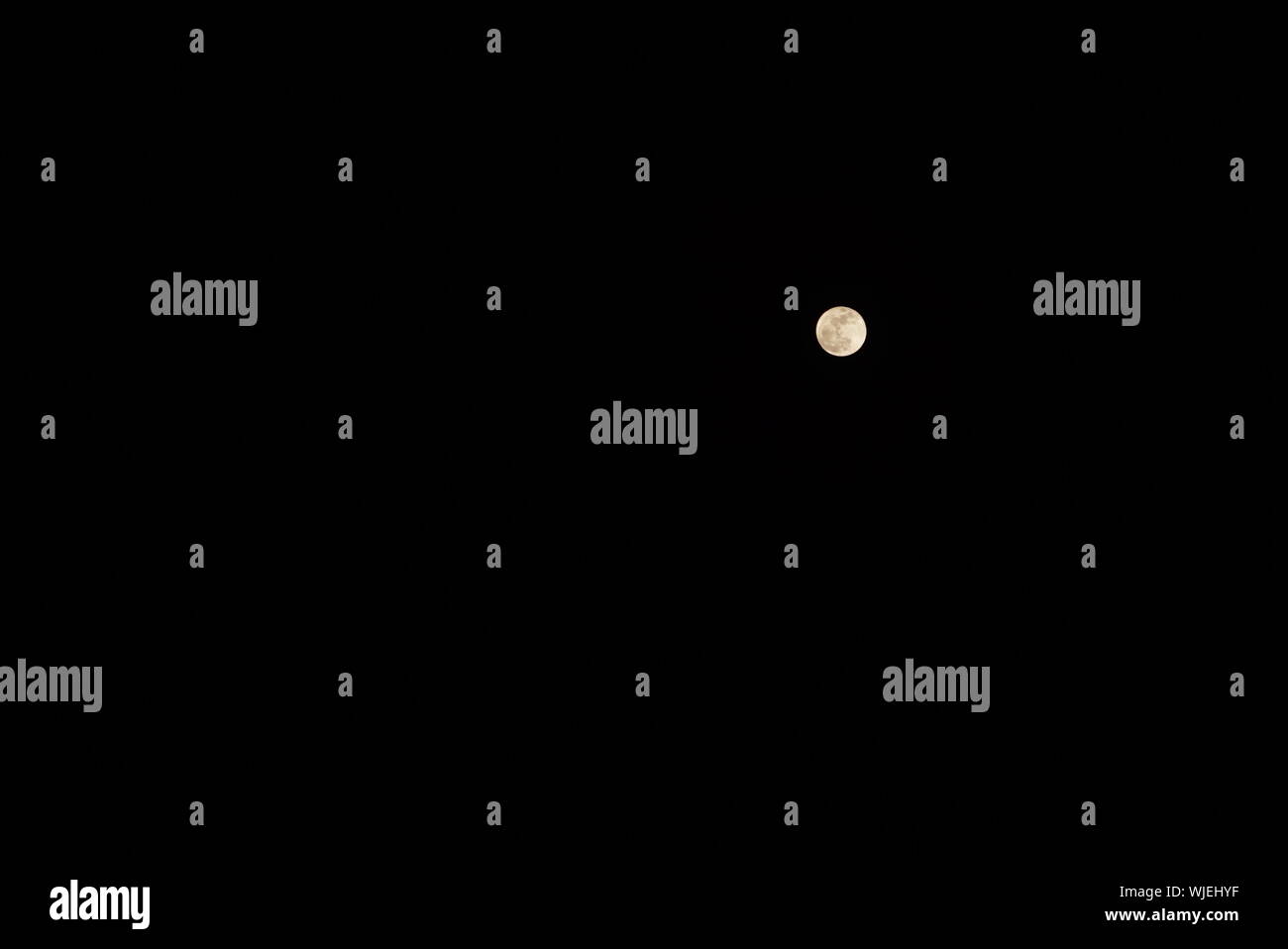 Clear night sky moon hi-res stock photography and images - Alamy