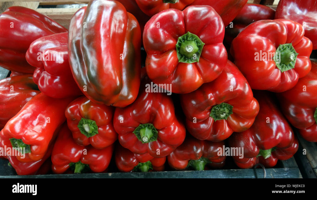 The red of peppers hi-res stock photography and images - Alamy
