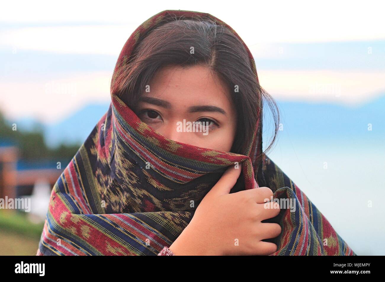 Indian shawl hi-res stock photography and images - Alamy