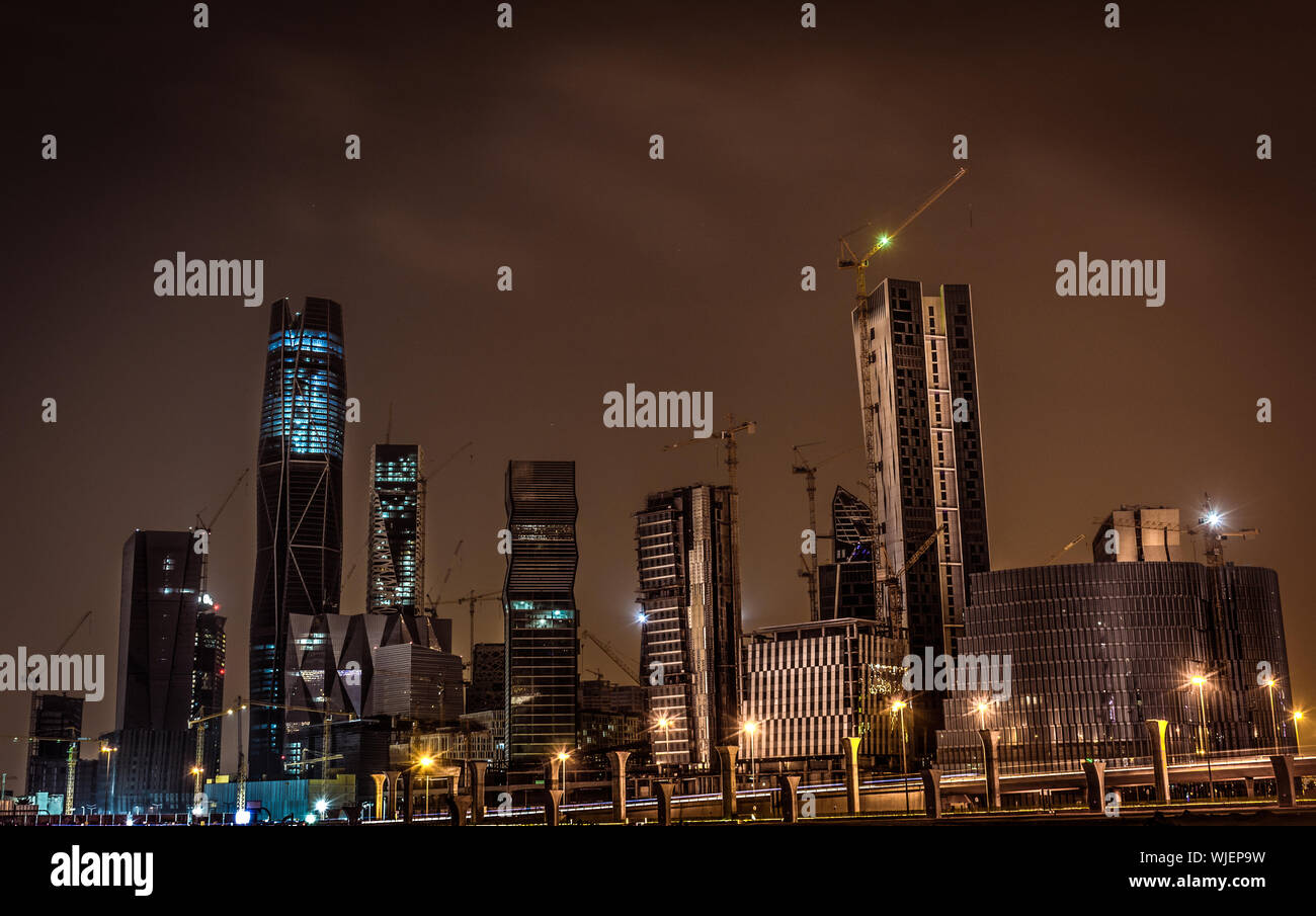 Riyadh skyline at night hi-res stock photography and images - Alamy