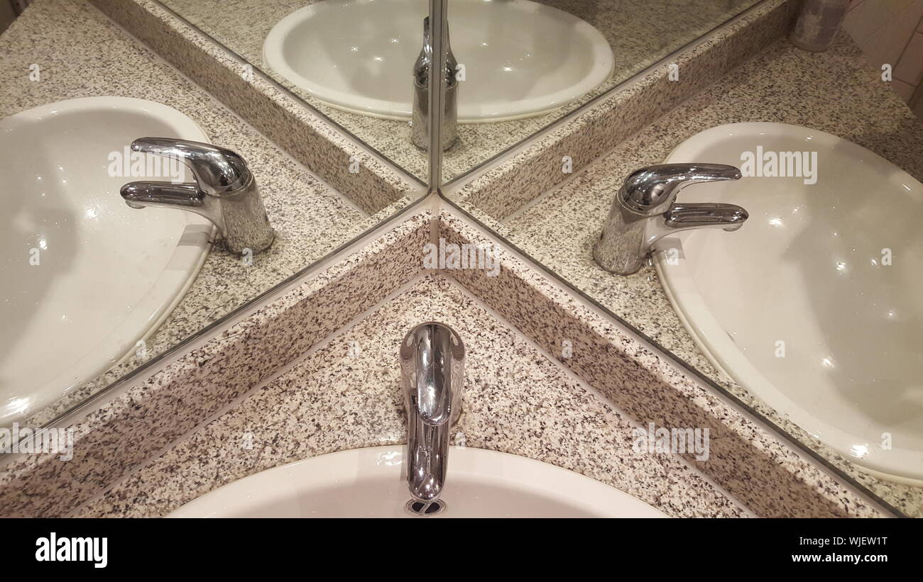 Faucet mirror hi-res stock photography and images - Alamy