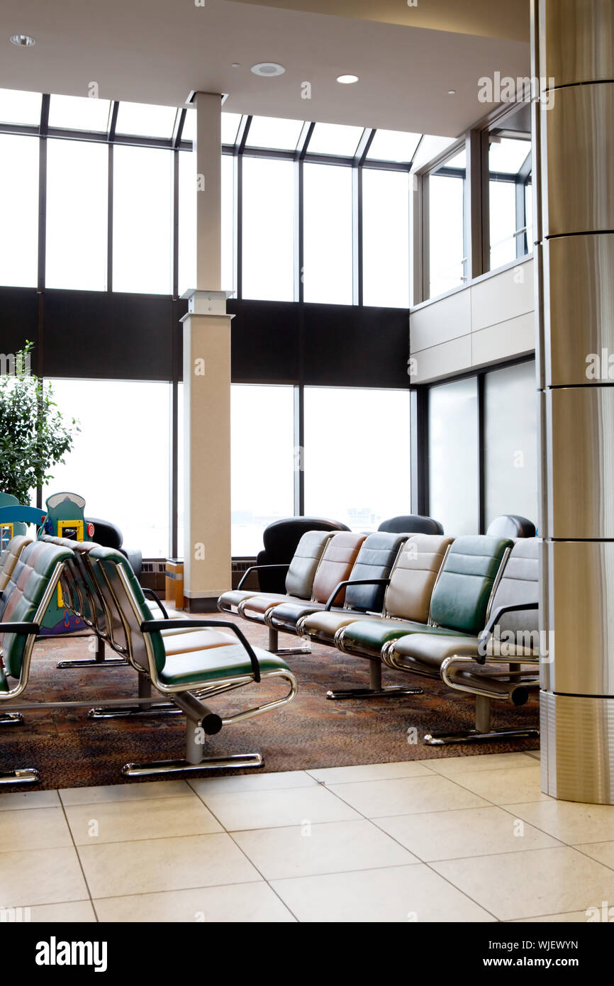 Interior airport hi-res stock photography and images - Alamy