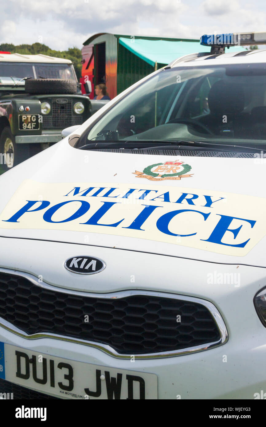 British army royal military police hi-res stock photography and images ...