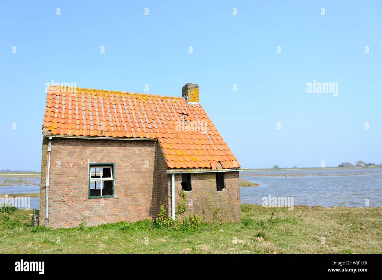 Uninhabitable house hi-res stock photography and images - Alamy