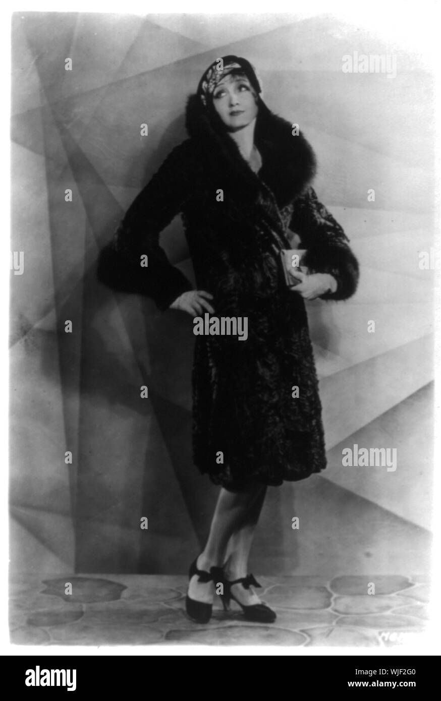 Hedda hopper hi-res stock photography and images - Alamy