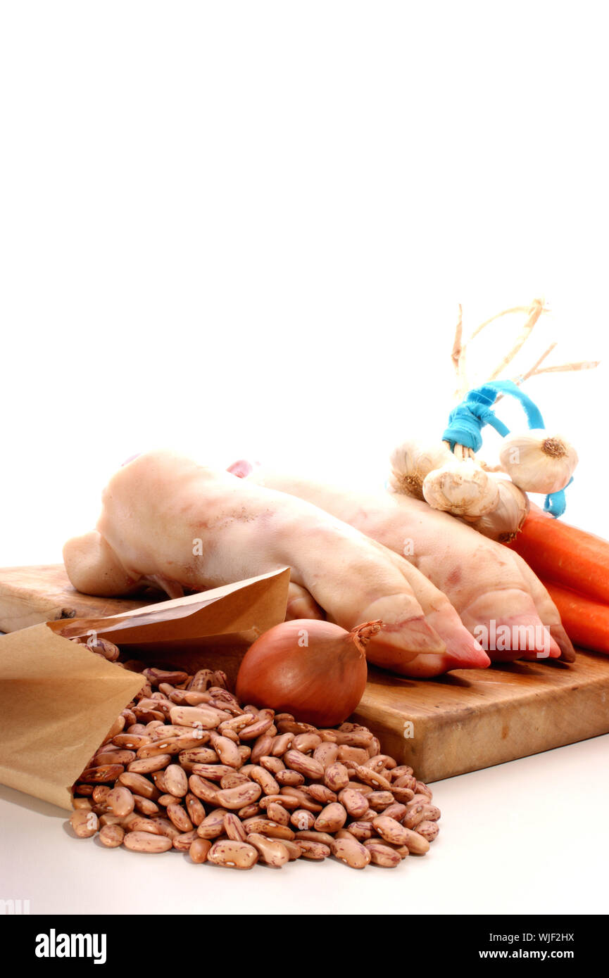 pig trotter and fresh vegetables to make bean soup Stock Photo - Alamy
