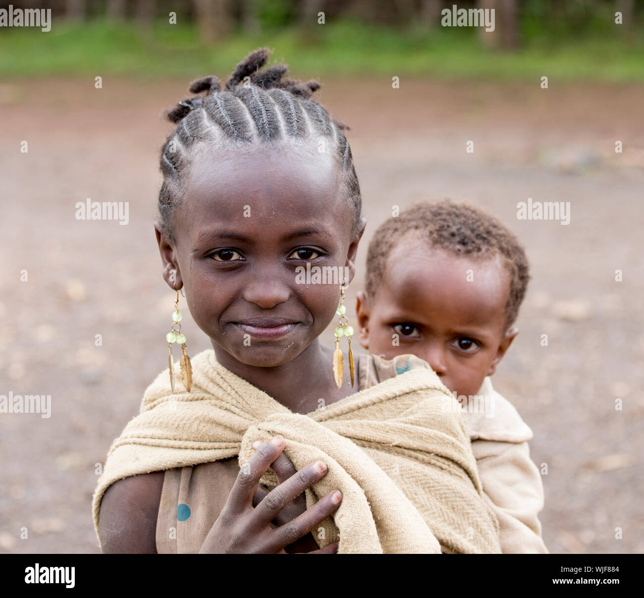 Poor brother and sister hi-res stock photography and images - Alamy