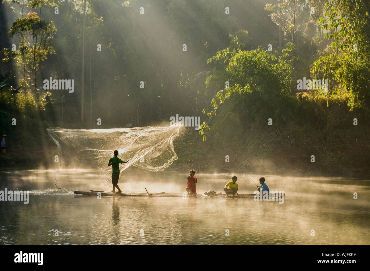 Indonesia forest people hi-res stock photography and images - Alamy