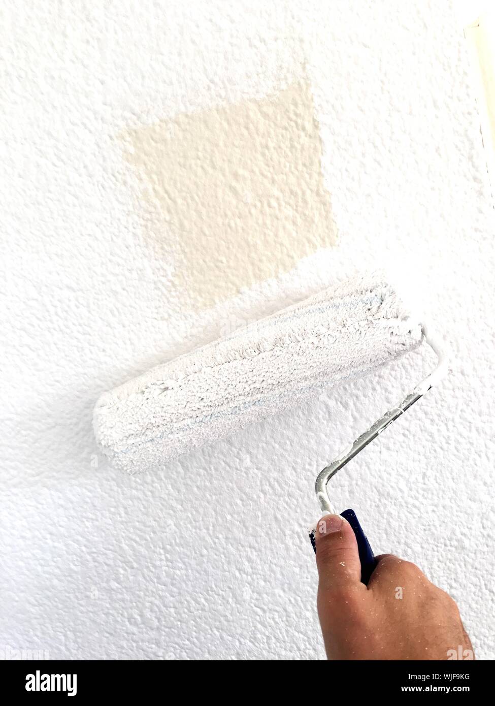 Painting with white paint hi-res stock photography and images - Alamy