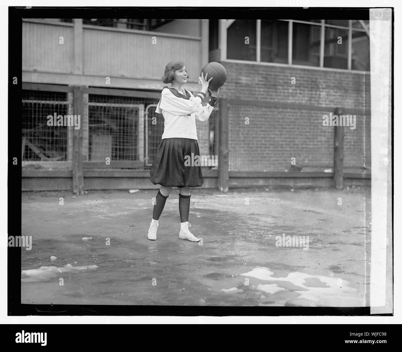 Helen davis hi-res stock photography and images - Alamy