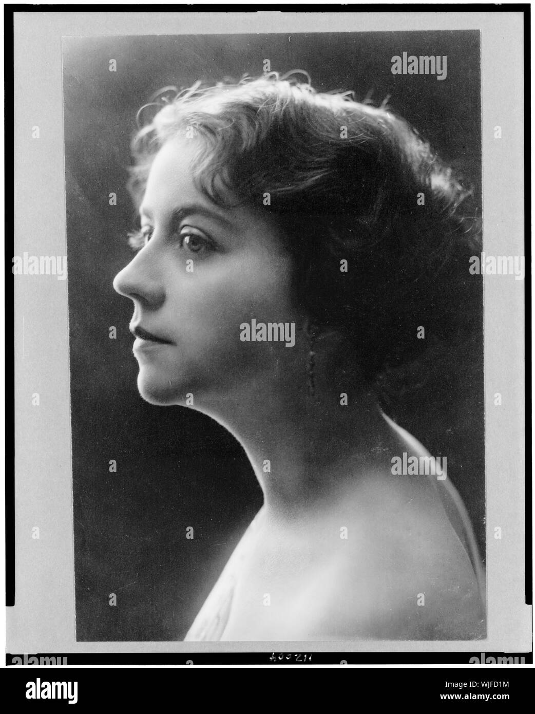 Helen Gardner, head-and-shoulders portrait, facing left Stock Photo - Alamy